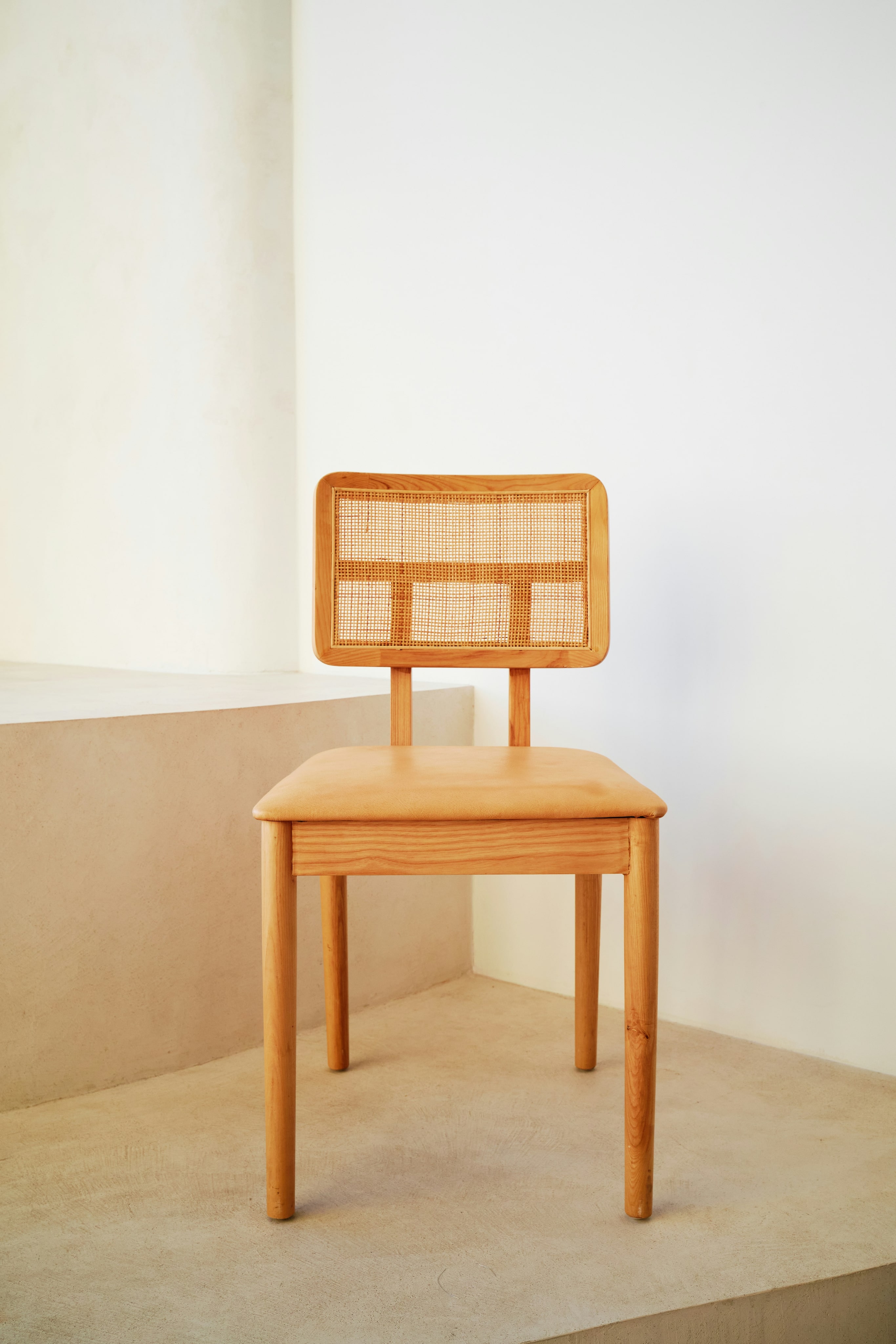 Savannah - Wooden Chair | Solace Medusa Starter